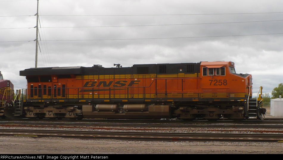 BNSF 7258